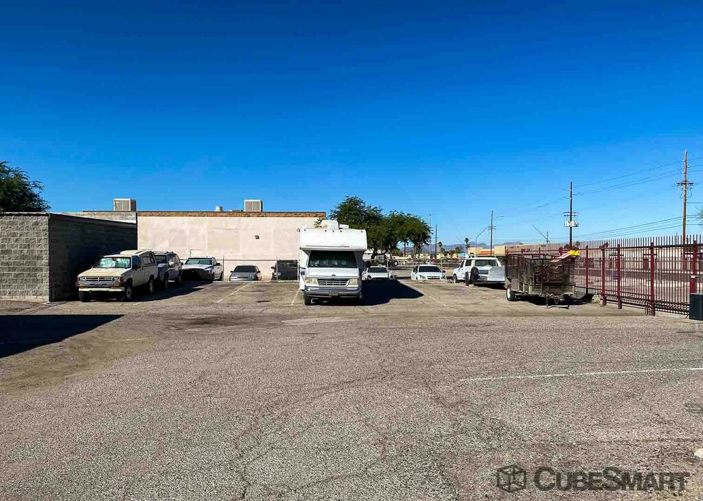 Tekne, kayık, yat CubeSmart Self Storage, Arizona Eyaleti, foto