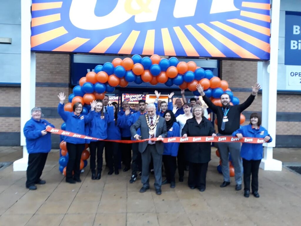i̇ndirim ve fırsat sistemleri B&m Store, Rochdale, foto