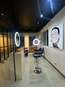 Moon Studio (ulitsa Stroiteley No:4), kuaförler  Beriozovski'den