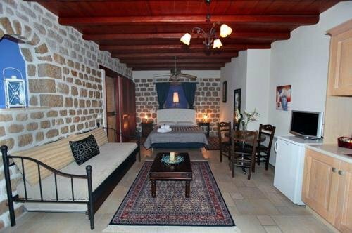 Otel Myral Guesthouse, , foto