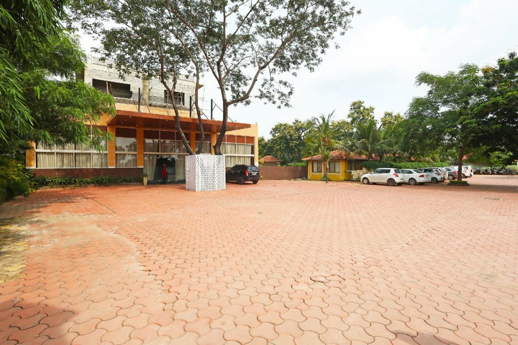 Otel Capital O 18792 The Grand Neelam, Rajpur, foto