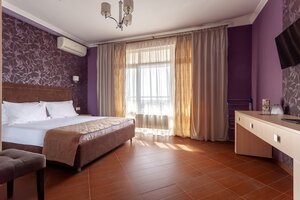 Grace Crystal (Lenina Street No:219Б), otel  Soçi'den