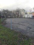 Sports ground (Volgograd Region, Volzhsky, 34-y kvartal), spor alanı  Voljski'den