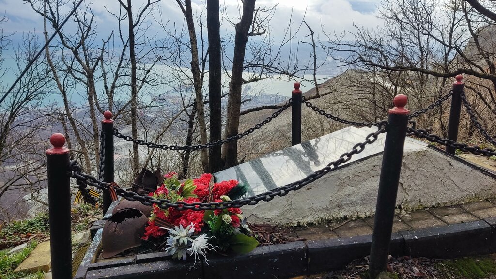 Anıt, heykel Памятник-календарь освобождению Новороссийска, Krasnodarski krayı, foto