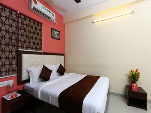 Oyo 6654 Neighbour Inn (State of Tamil Nadu, Chennai, Green Line, Anna Nagar Tower), otel  Tamil Nadu'dan