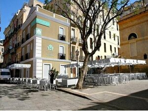 Viol Boutique Rooms (Sardinia, Cagliari, Piazza San Cosimo, 1), otel  Cagliari'den