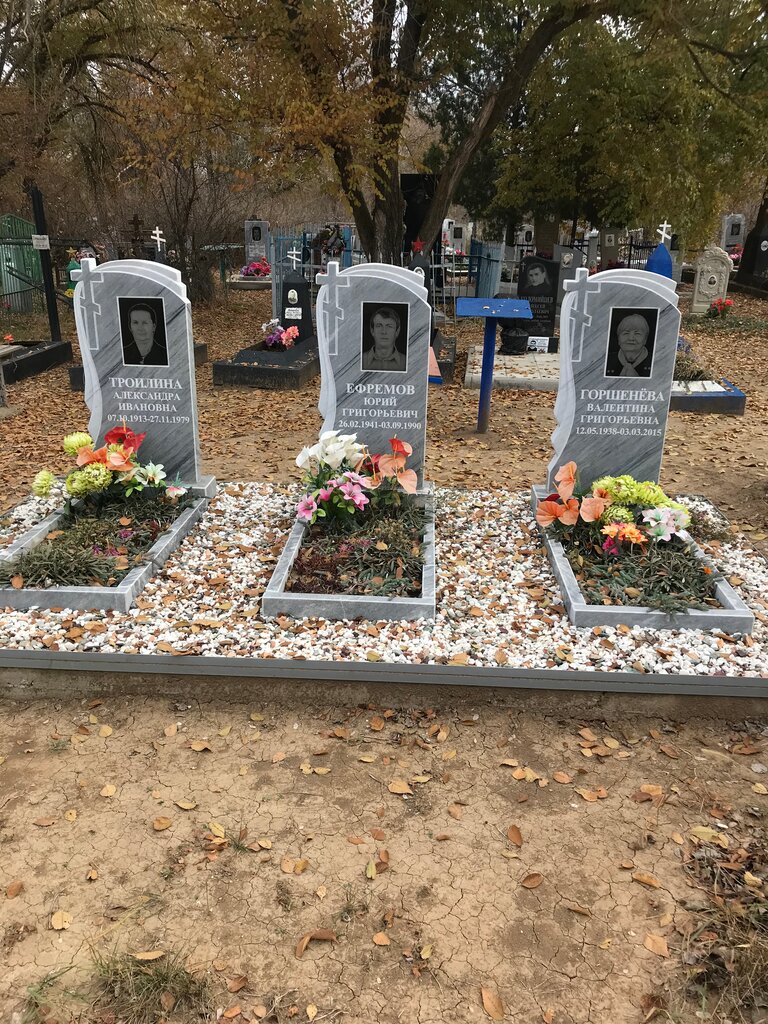 Heykel ve mezarlık taşı üreticileri Памятники, Rostovskaya oblastı, foto