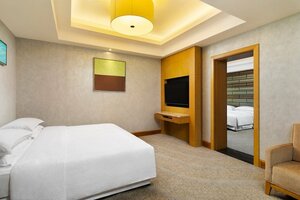Four Points by Sheraton Hainan, Sanya (Sanya Bay Street No:78), otel  Sanya'dan