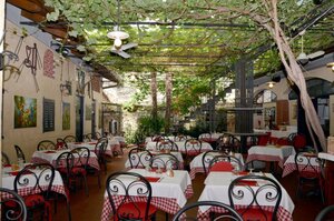 Taverna del Pappagallo Ristorante e Pizzeria (Piedmont, Provincia del Verbano-Cusio-Ossola, Via Principessa Margherita, 46), pizzacılar  Piyemonte'den