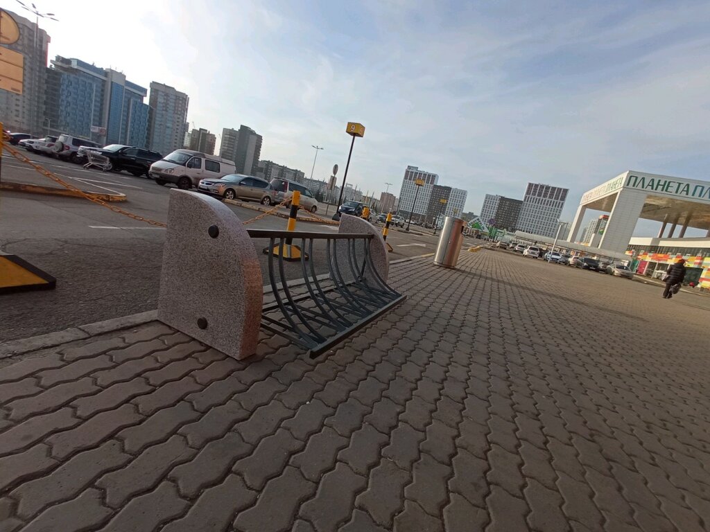 Bisiklet park yerleri Bicycle parking, Krasnoyarsk, foto