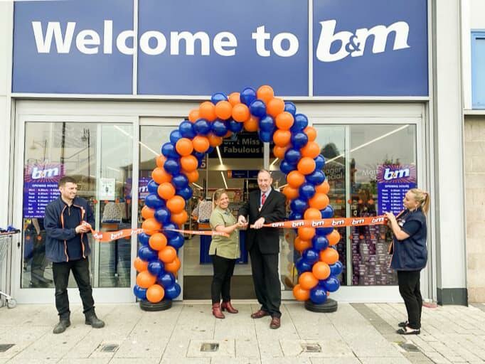 Şans oyunları B&m Store, İngiltere, foto