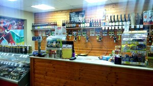 Варница (Komsomolskiy Avenue No:50, Valday), bira dükkanı  Valday'dan