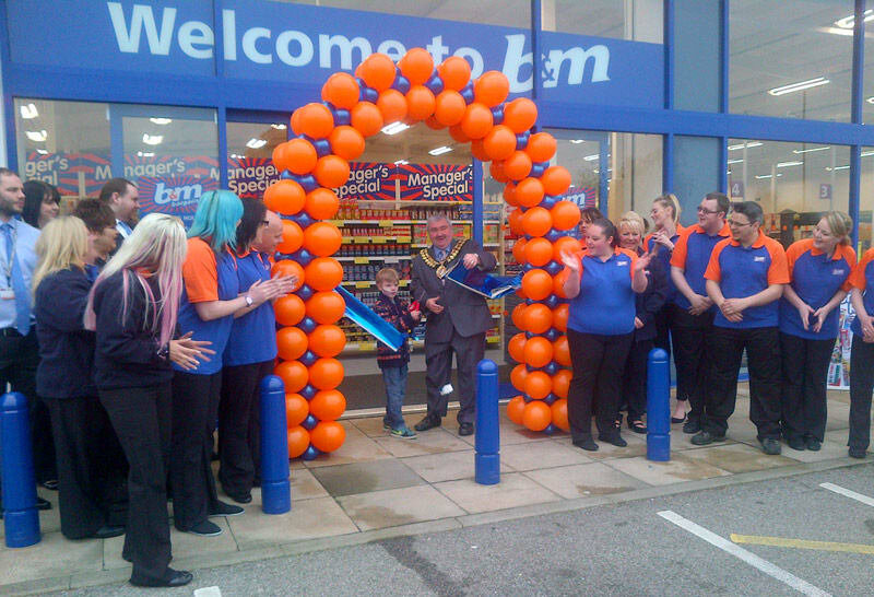 Şans oyunları B&m Store, İngiltere, foto