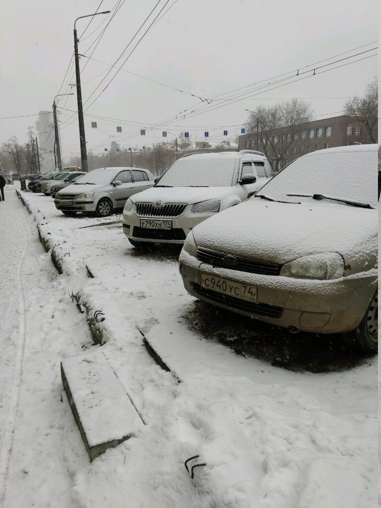 Otoparklar Автомобильная парковка, Çeliabinsk, foto