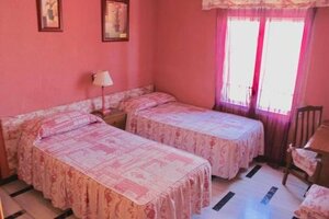 Hostal Arrate (Calle Gaztambide No:61, Municipios Madrid, Madrid), otel  Madrid'den