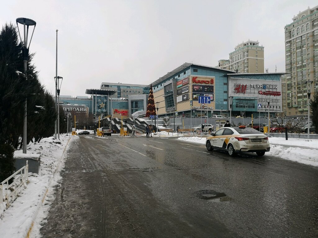 Otoparklar Parking lot, Moskova, foto