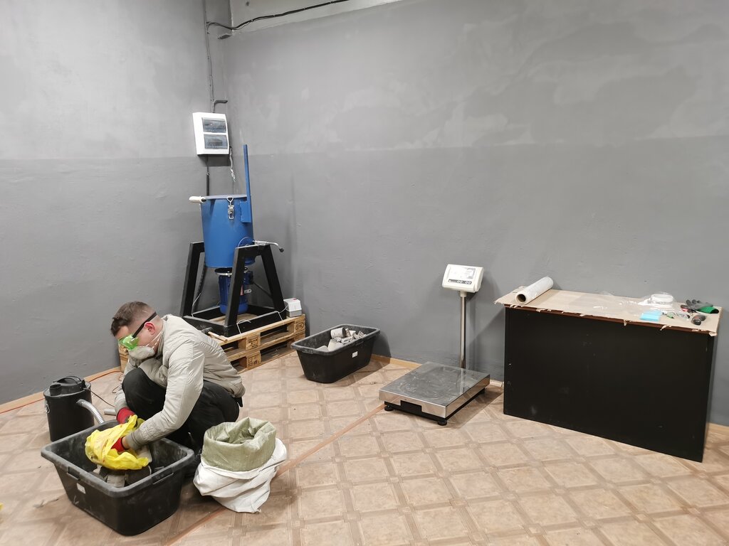 Geri dönüşüm maddeleri Katalizator 54, Novosibirsk, foto