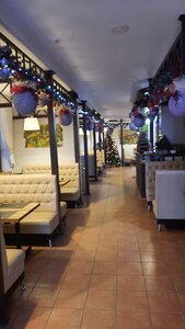Bavarenok, kafe-bar (ulitsa Akademika Myasnikova No:7, Belokurikha), restoran  Belokuriha'dan