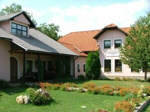 Tourist Farm Pri Martinovih (Brežice, Globočice), otel  Brežice'den
