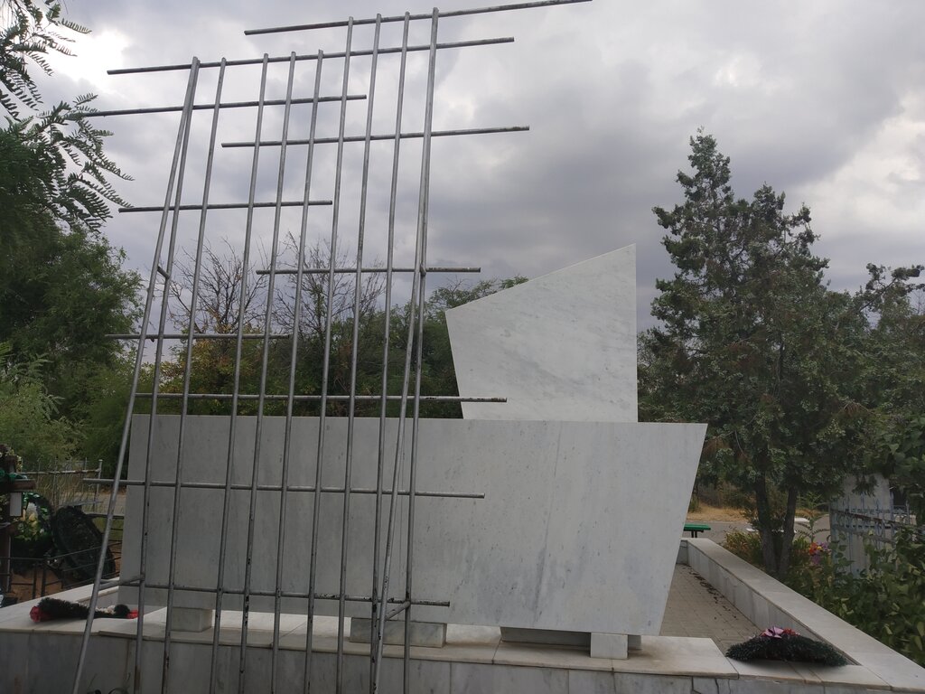 Anıt, heykel Братская могила, Volgograd, foto