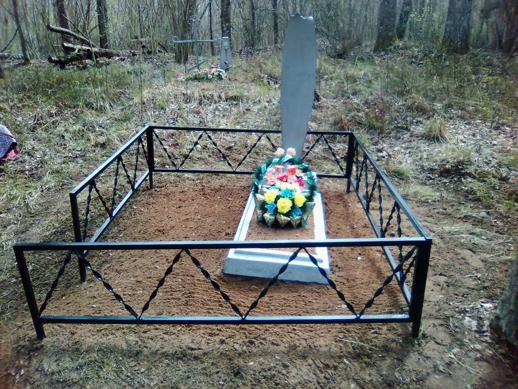 Anıt, heykel Братская могила, Pskovskaya oblastı, foto