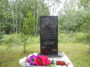 Воинам, павшим в годы Великой Отечественной войны (Vologda Region, Ustyuzhenskiy munitsipalny okrug, posyolok Spasskoye), anıt, heykel  Vologodskaya oblastından