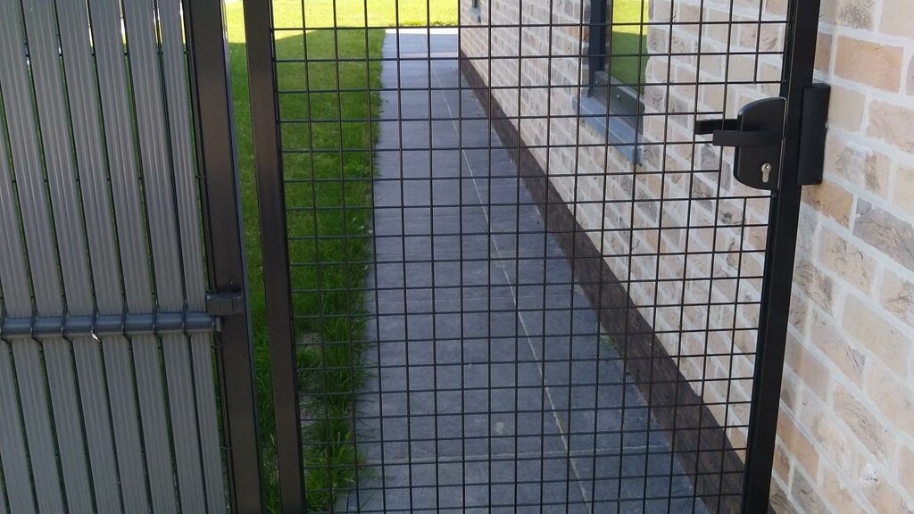 Çitler, parmaklıklar Veni-Fence draadafsluiting EN hekwerk, Doğu Flandre, foto
