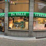 Farmacia Dr. Valle Andrea (Lombardy, Provincia di Varese, Via Camillo Benso Conte di Cavour, 20), eczaneler  Marche'den