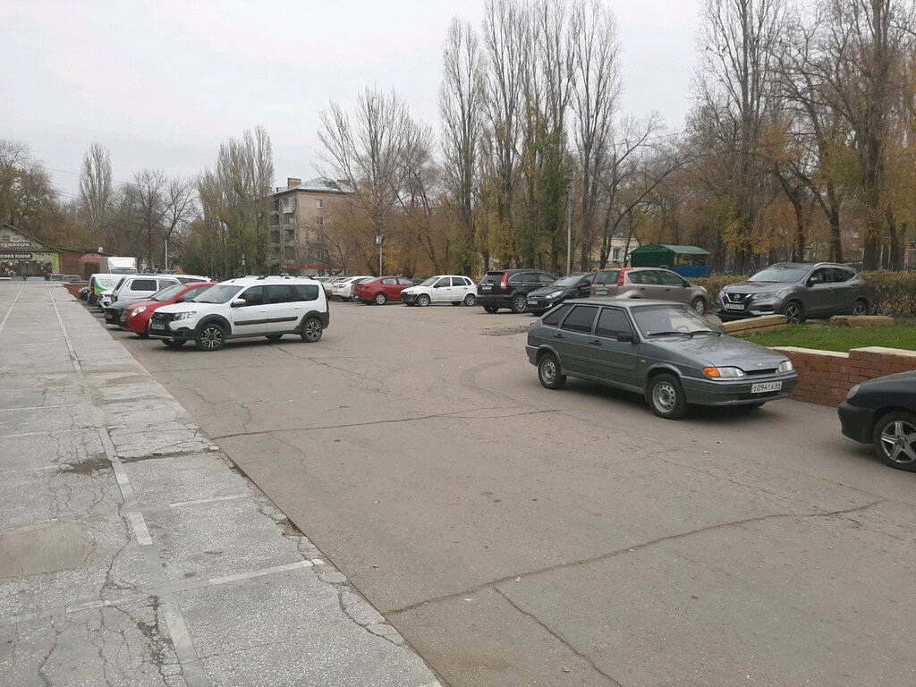 Otoparklar Parking lot, Saratov, foto