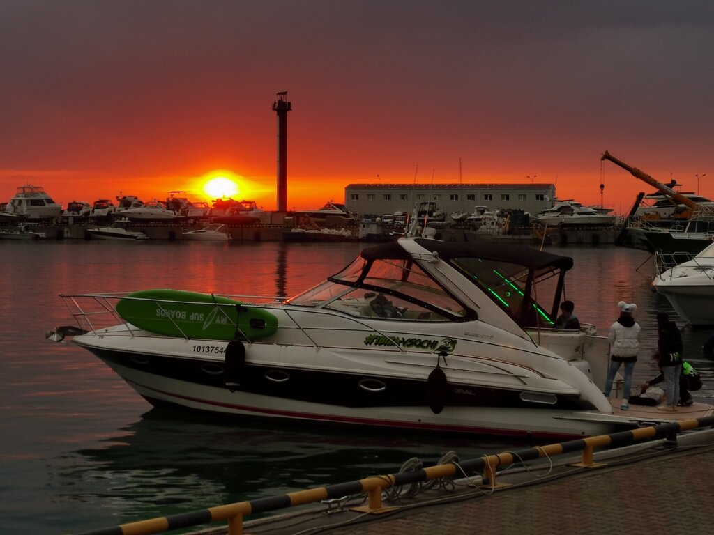Tekne, kayık, yat IbizavSochi, Soçi, foto