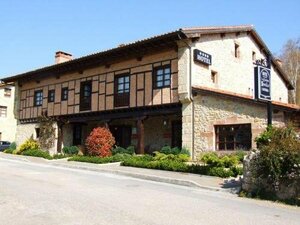 La Casona de Revolgo (Cantabria, Calle Revolgo, 3), otel