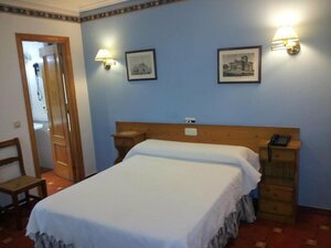 Hostal Don Diego (Calle Marqués de Canales y Chozas No:5, Avila), otel  Avila'dan