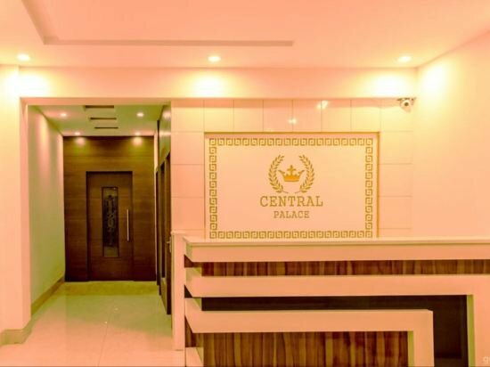 Otel Hotel Central Palace, Dehradun, foto