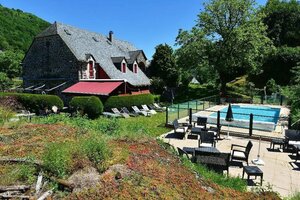 Auberge de l'Aspre (Auvergne-Rhône-Alpes, Cantal, Arrondissement de Mauriac, Fontanges, Le Bourg), otel