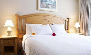 Trickle Creek Lodge (British Columbia), otel  Britanya Kolumbiyası'ndan