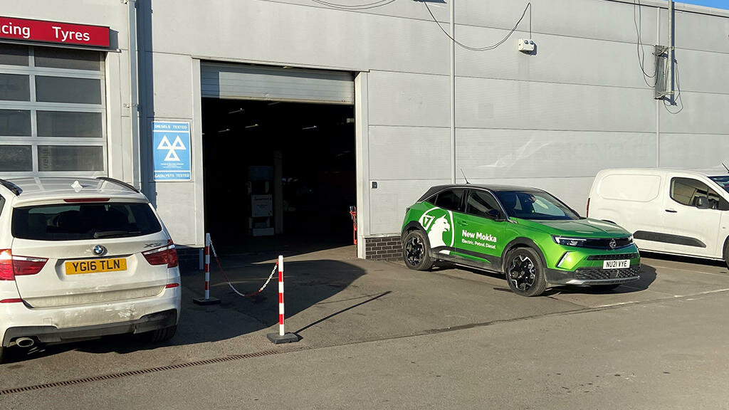 Otomobil parçaları imalatı Vauxhall Service Centre Middlesbrough, Middlesbrough, foto