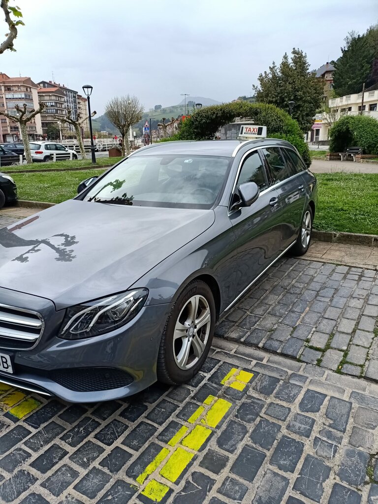 Taksi Taxi Zumaia - Haritz, Bask Ülkesi, foto