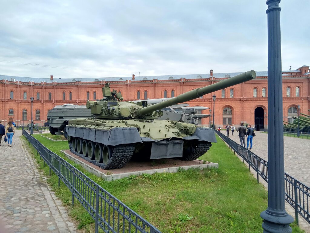 Teknoloji anıtı Танк Т-80-Б, Saint‑Petersburg, foto