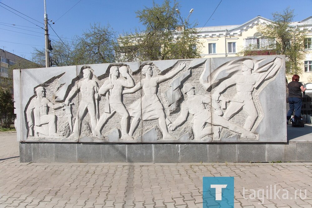 Anıt, heykel Боевая и трудовая слава, Nijni Tagil, foto