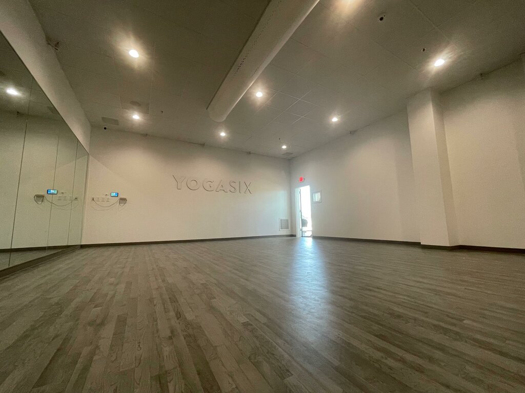 Yoga stüdyosu YogaSix, Houston, foto