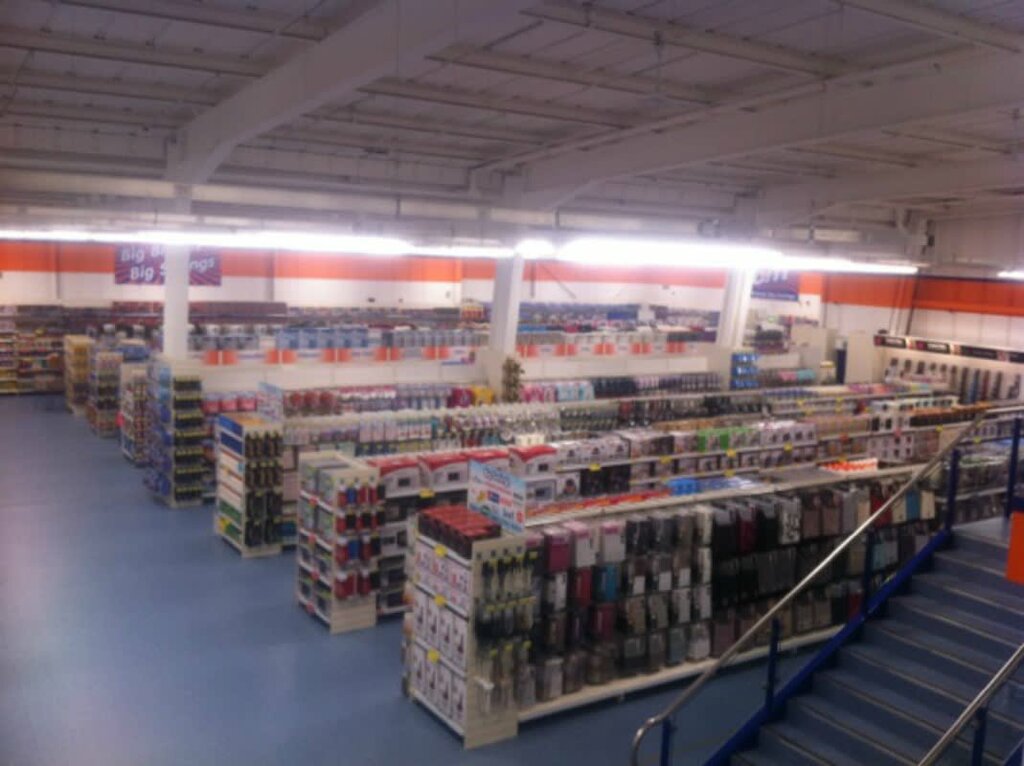 i̇ndirim ve fırsat sistemleri B&m Home Store with Garden Centre, Londra, foto