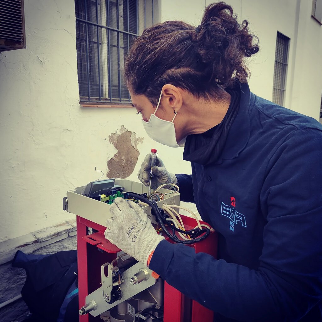 Kapılar EdA Ascensores y Puertas Automáticas, Endülüs, foto