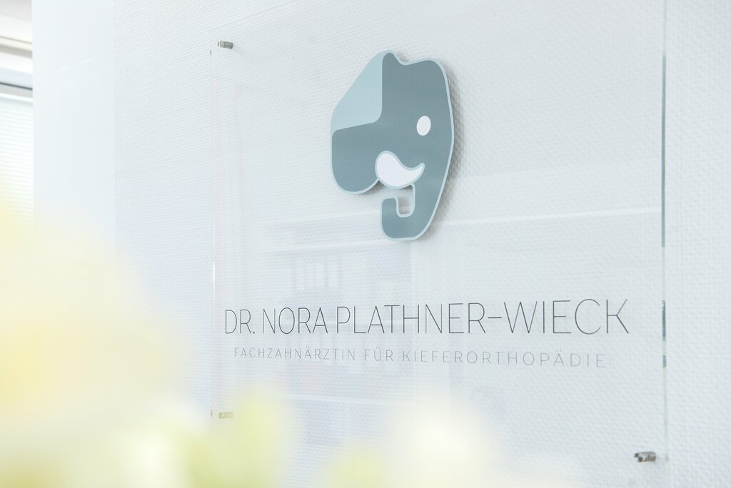 Özel ağız ve diş sağlığı klinikleri ve muayenehaneleri Kieferorthopädische Fachpraxis Plathner-Wieck, Schleswig‑Holstein, foto