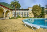 Лазурный берег (Ardzinba Avenue No:46), otel  Gagra'dan