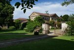 Château De Grenier Apartment (Nouvelle-Aquitaine, Lot-et-Garonne, Arrondissement de Nérac, Damazan, Avenue des Landes), kısa süreli konaklama