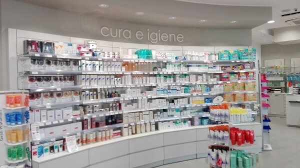 Kozmetik ve parfümeri mağazaları Farmacia Centrale Dr. Livio Pinzerato, Dünya, foto