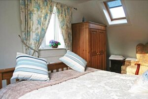 Avon Lodge (England, Wiltshire County), otel  Wiltshire County'den