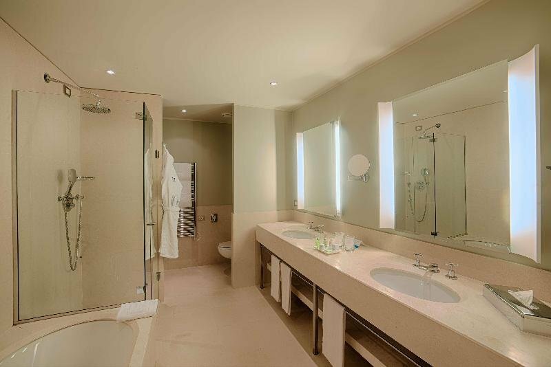 Otel Nh Linate, Lombardiya, foto