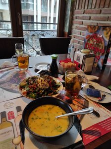 Happy Bar & Grill (ulitsa Aleko Bogoridi No:60), kafe  Burgaz'dan