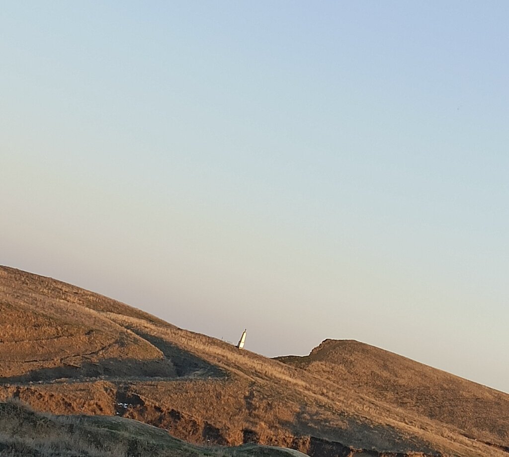 Anıt, heykel Стела, Saratovskaya oblastı, foto